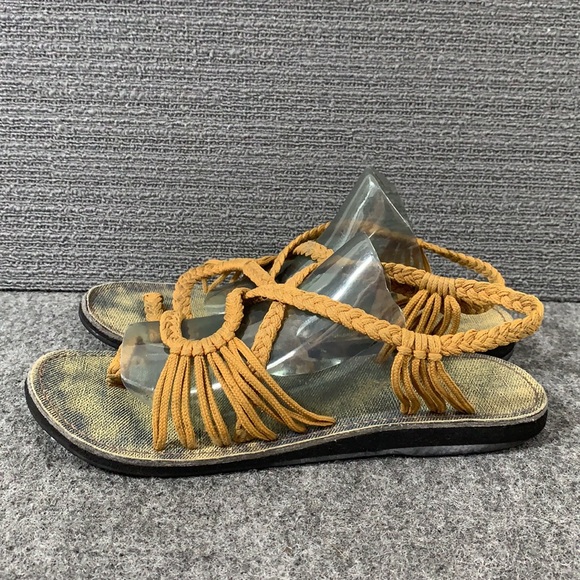 Plaka | Shoes | Plaka Sandals Womens Size 8 Sand Yellow Palm Leaf ...